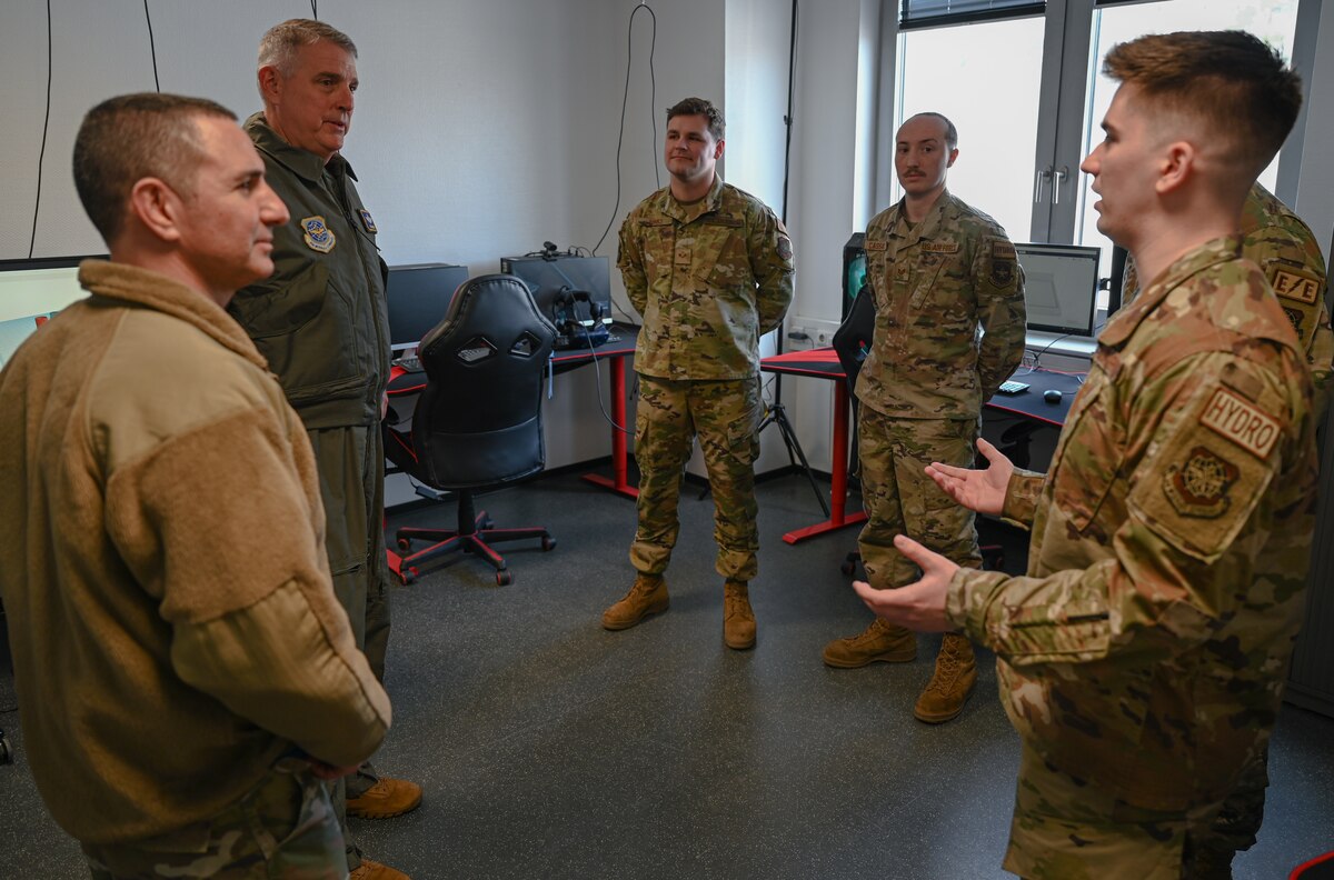 Air Mobility Command leadership visits 521st AMOW > Ramstein Air Base > Article Display