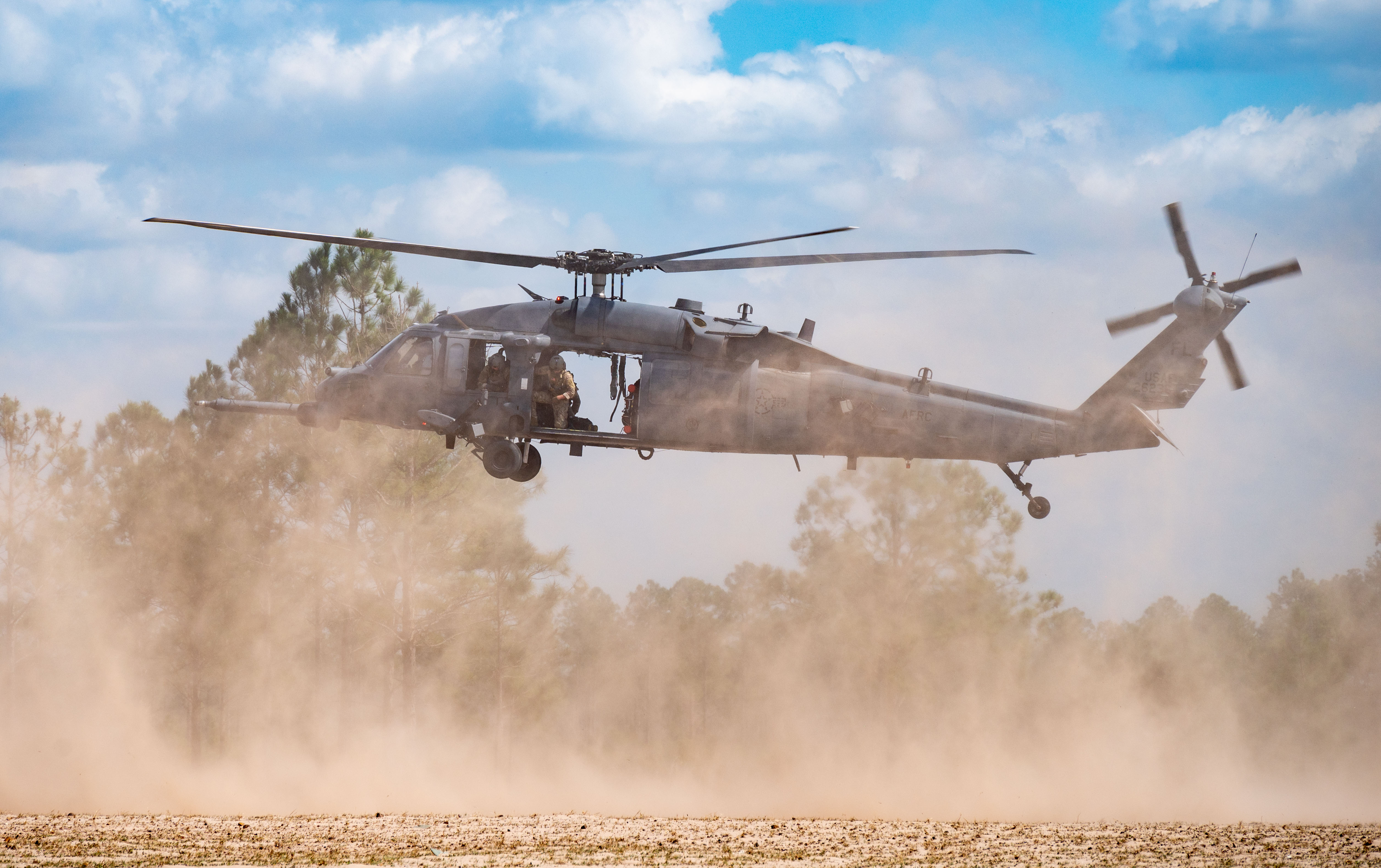 301st conducts alternate insertion, extration training > 920th Rescue ...