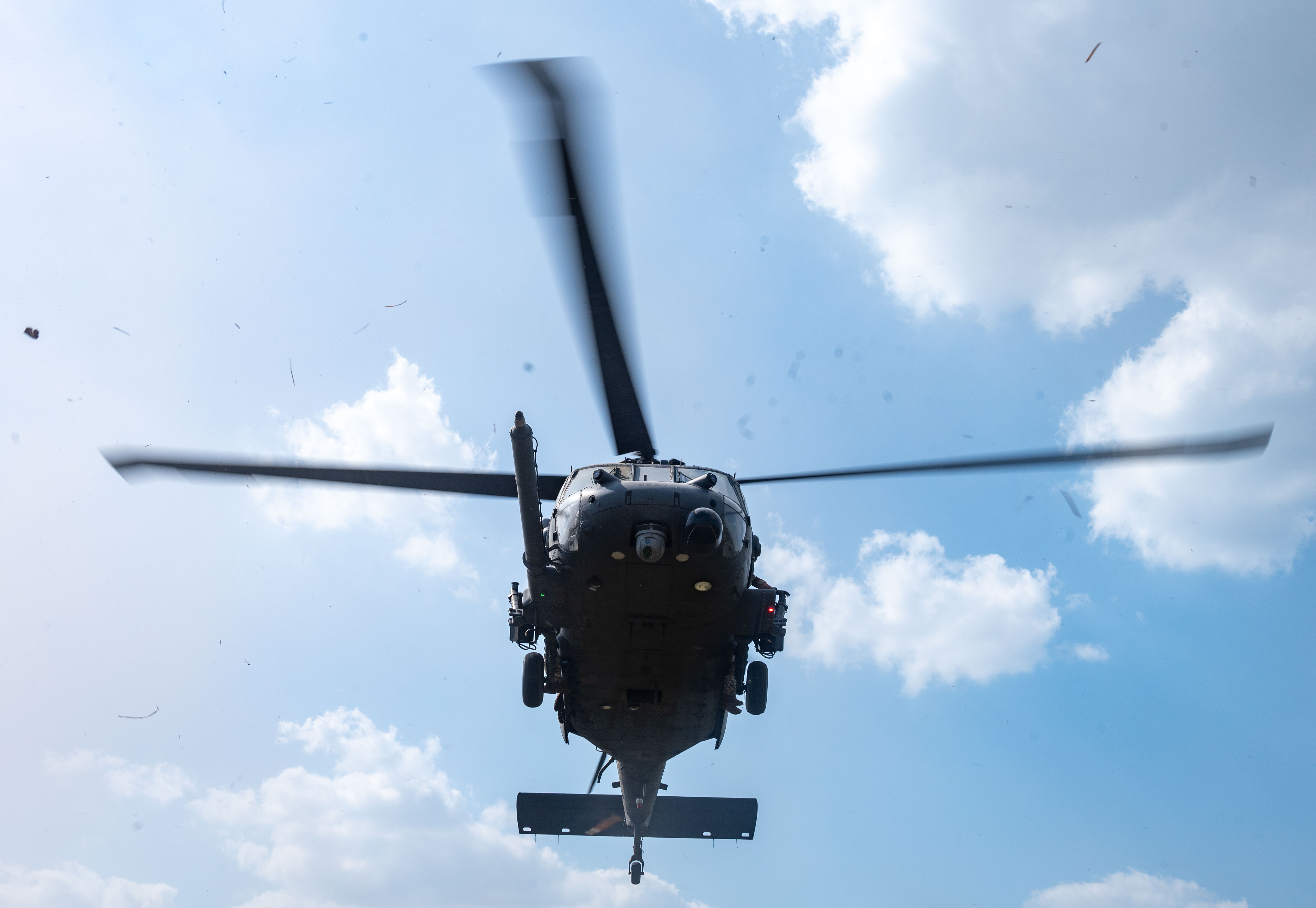 301st conducts alternate insertion, extration training > 920th Rescue ...