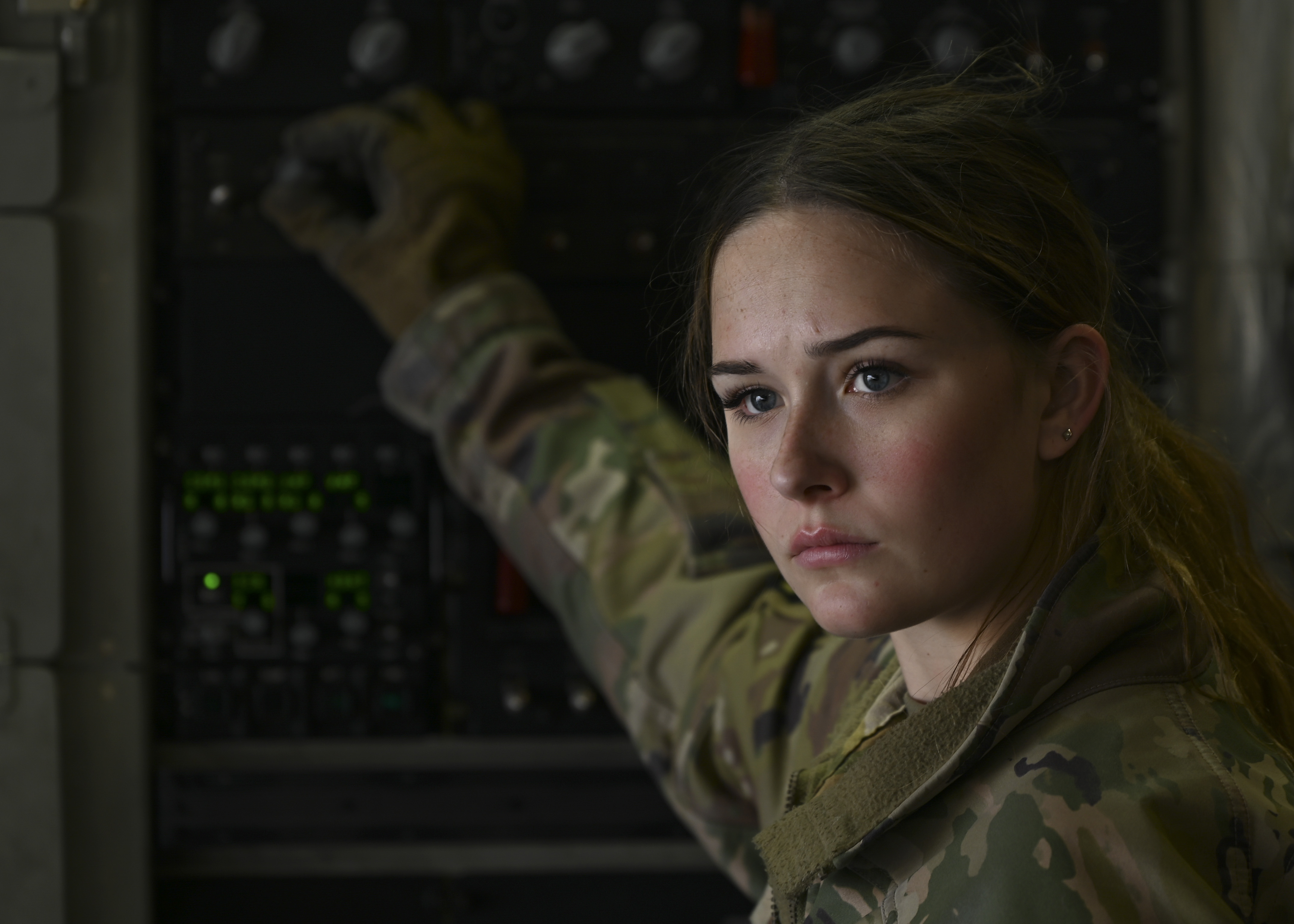 Furthering agility and lethality: McChord C-17s refuel, re-arm F-35s ...