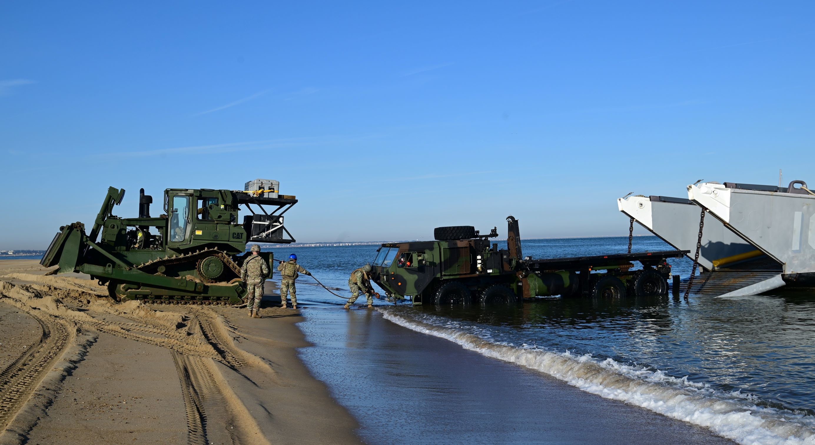 Navy Partners with Army to Build a Landing Beach > United States Navy ...