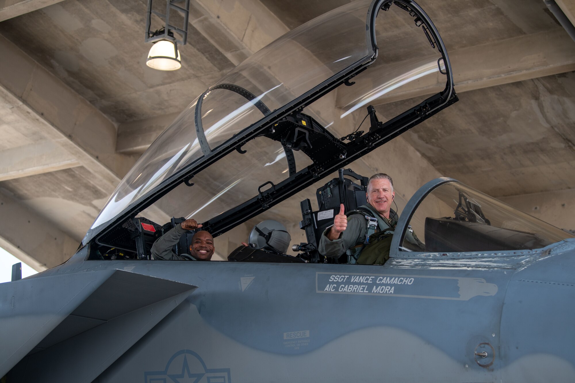 18th Wing leadership takes flight > 5th Air Force > Article Display