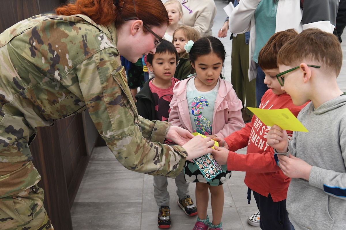 Yokota kids visit AMC and board C-5M Super Galaxy > Yokota Air Base ...