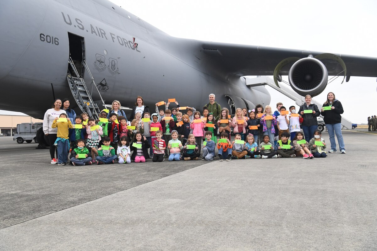 Yokota kids visit AMC and board C-5M Super Galaxy > 5th Air Force ...