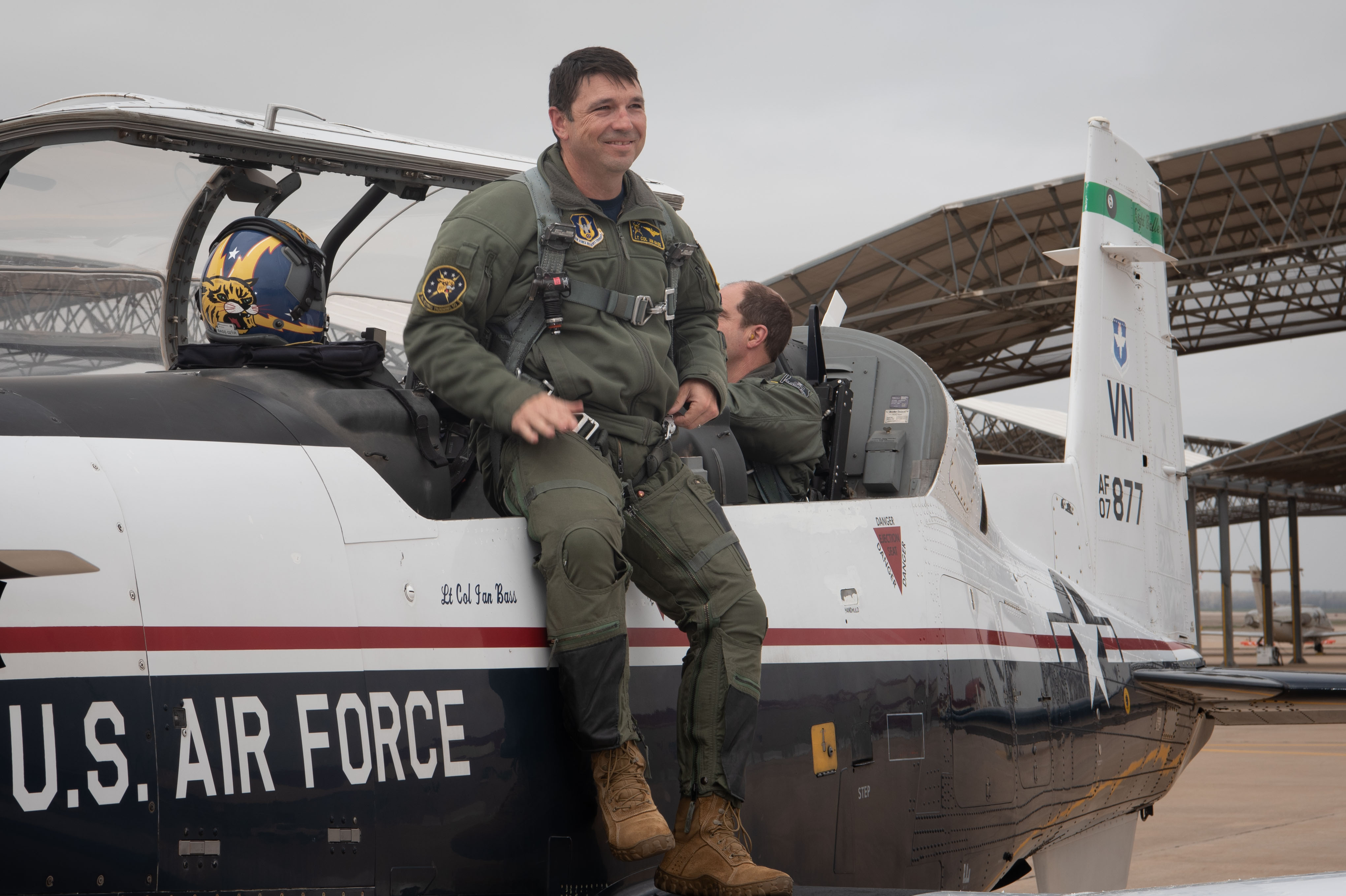 Vance instructor pilot retires with 5,200 hours in the T-6A > Air ...