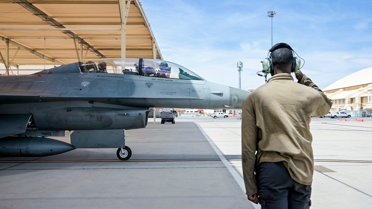 Week-long immersion brings Flight Test to life for USAFA cadets > Eglin ...