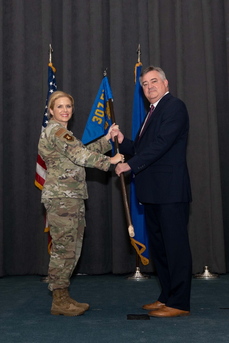 307th Force Support Squadron gains new honorary commander > 307th Bomb ...