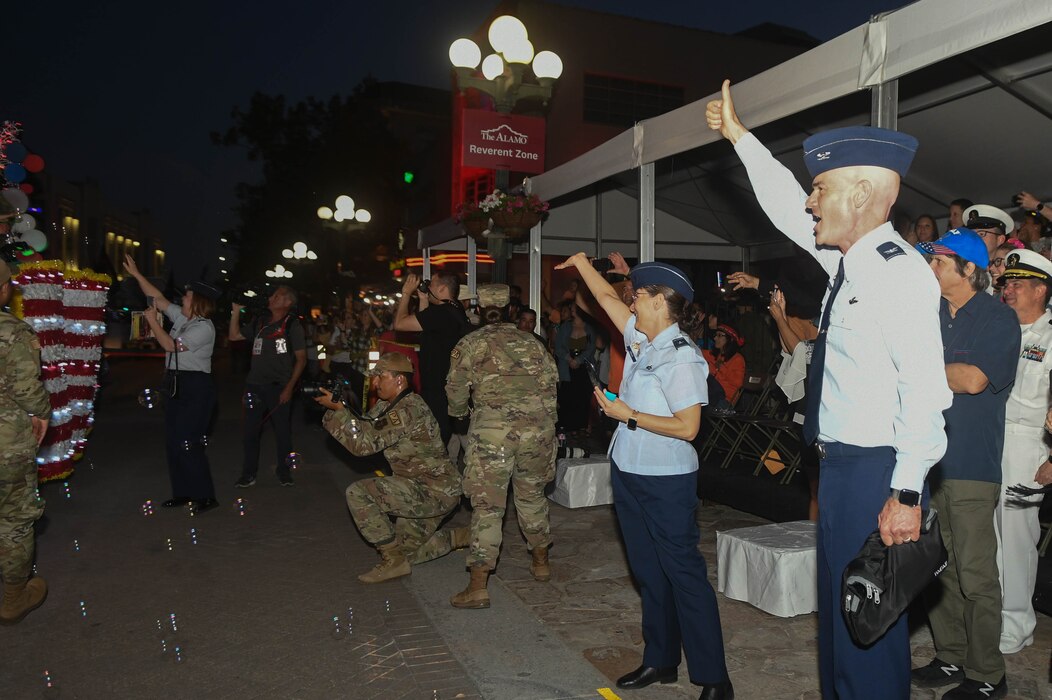 433rd Airlift Wing > Home