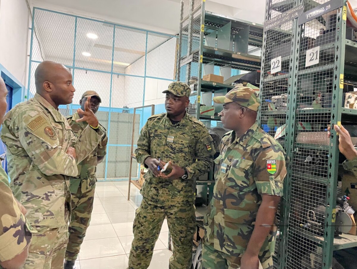 Togolese AF, MSAS air advisors train together during military ...