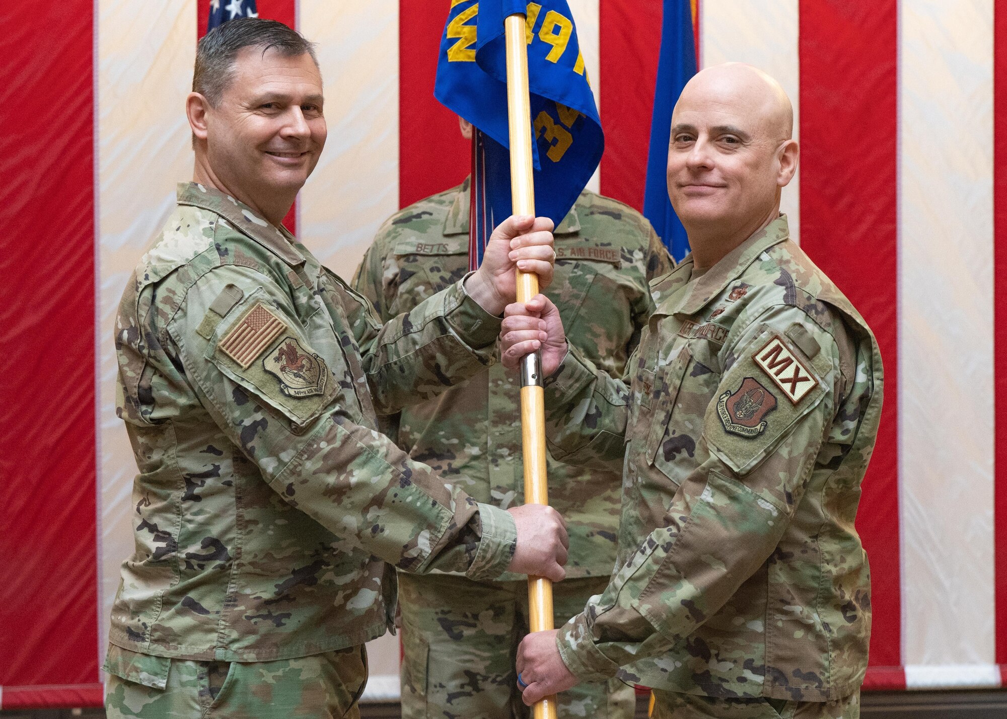 Gibson assumes command of 349 MXG > 349th Air Mobility Wing > Article ...