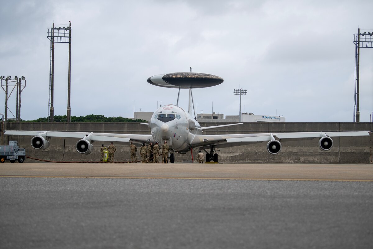 General Rupp flies with the 961st AACS > Kadena Air Base > News