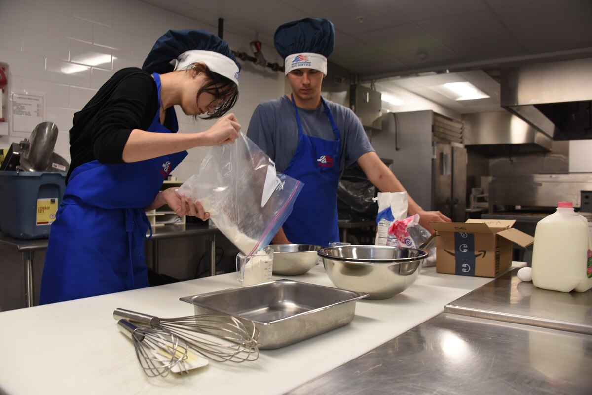 SBL students use Air Force kitchen to cook final grades > 185th Air ...
