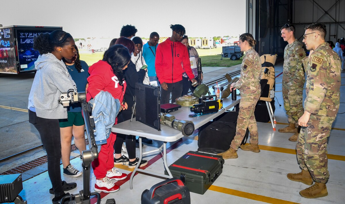 363d ISR Wing hosts Hampton High School students for JB Langley-Eustis ...