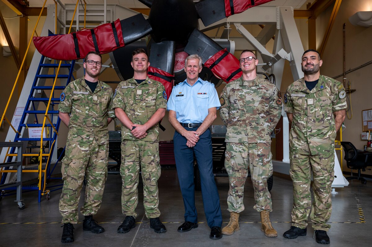 RNZAF Deputy Chief of Air Force visits Herk Nation > Little Rock Air ...