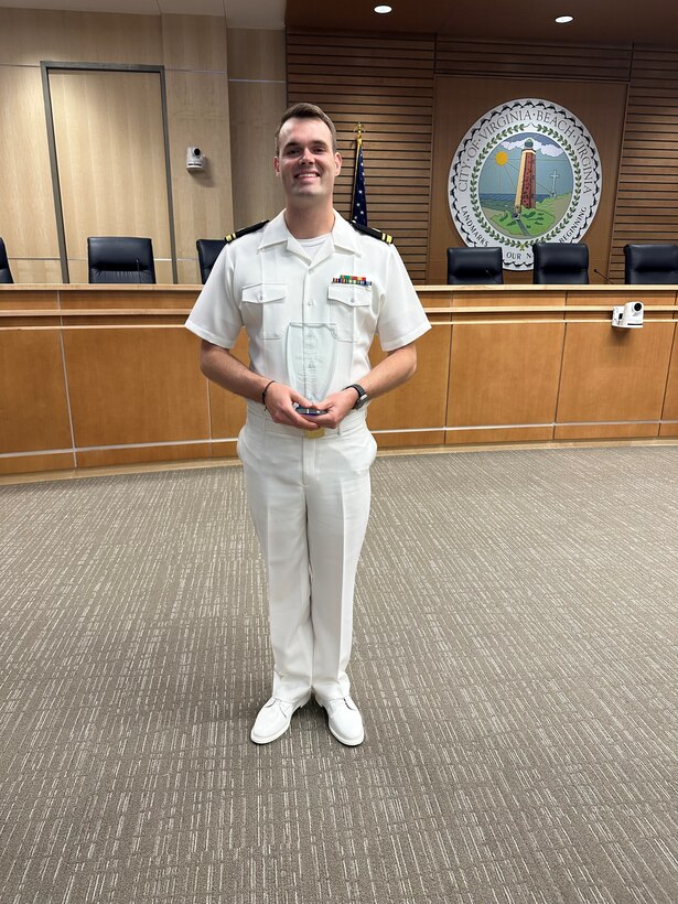 Lt. j.g. Receives Mayor's Lifeaving Award