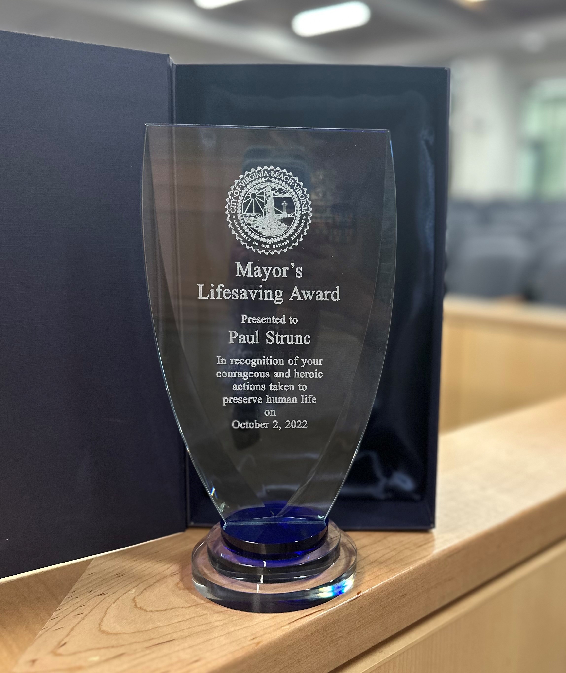 Lt. j.g Receives Virginia Beach Mayor's Lifesaving Award > United ...