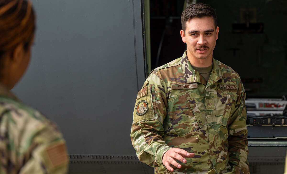 86th AW leadership meet the fuels team > Ramstein Air Base > Article ...