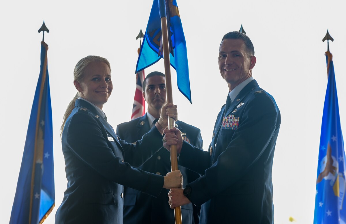 15th Operations Group change of command > 15th Wing > Article Display