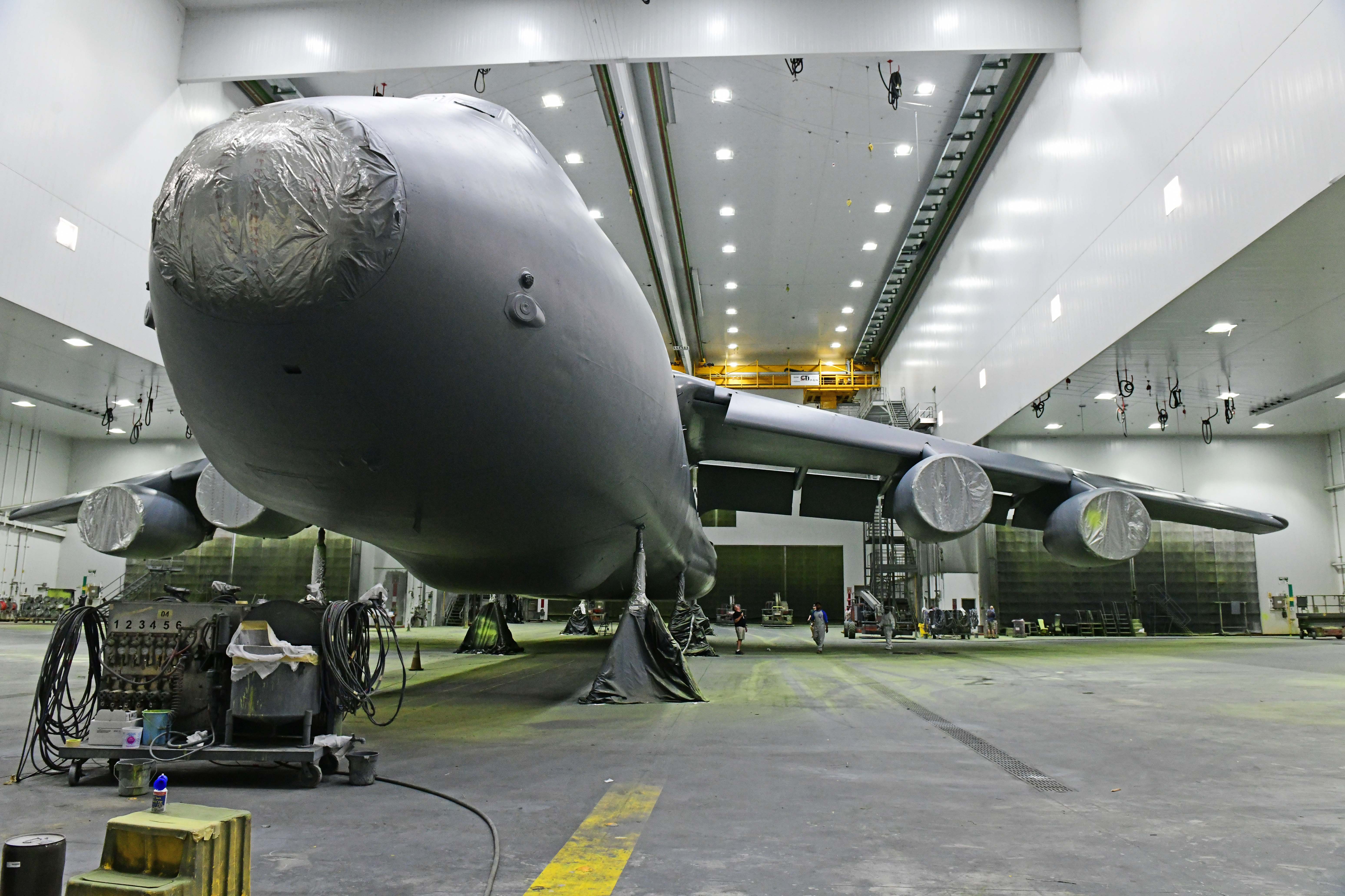 558th AMXSS gives aircraft showroom paint finish > Tinker Air Force ...