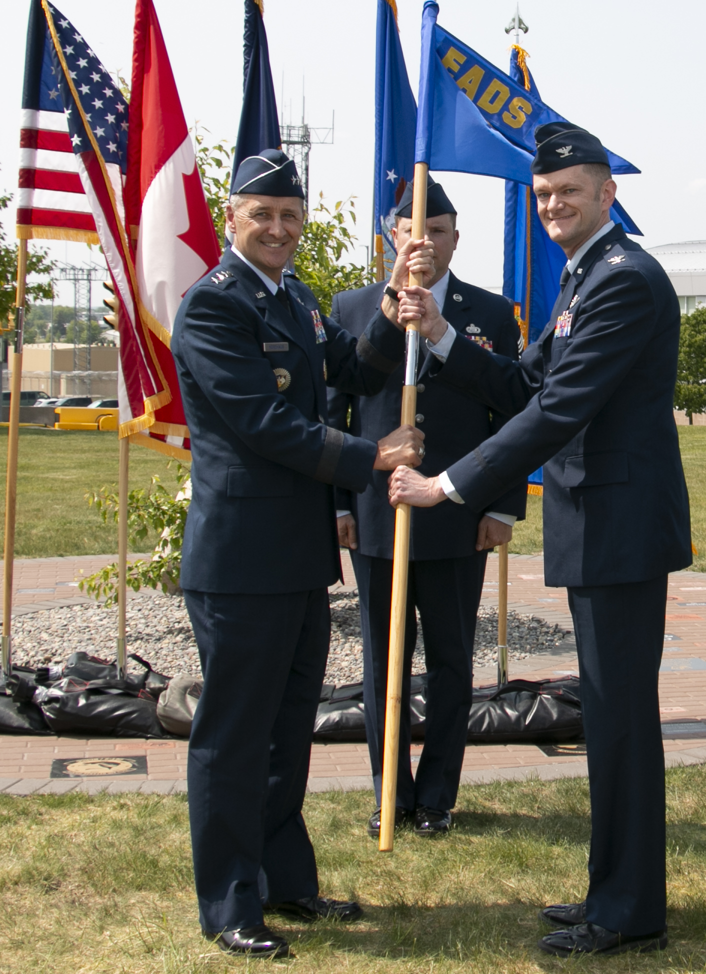 Roos takes command at EADS > Eastern Air Defense Sector > Article Display