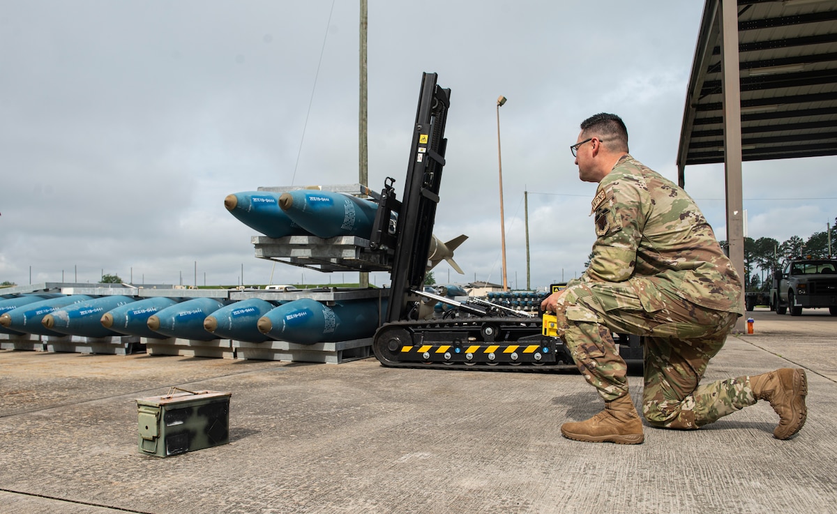 MXG Innovation Cell ignites forward-thinking > Moody Air Force Base ...