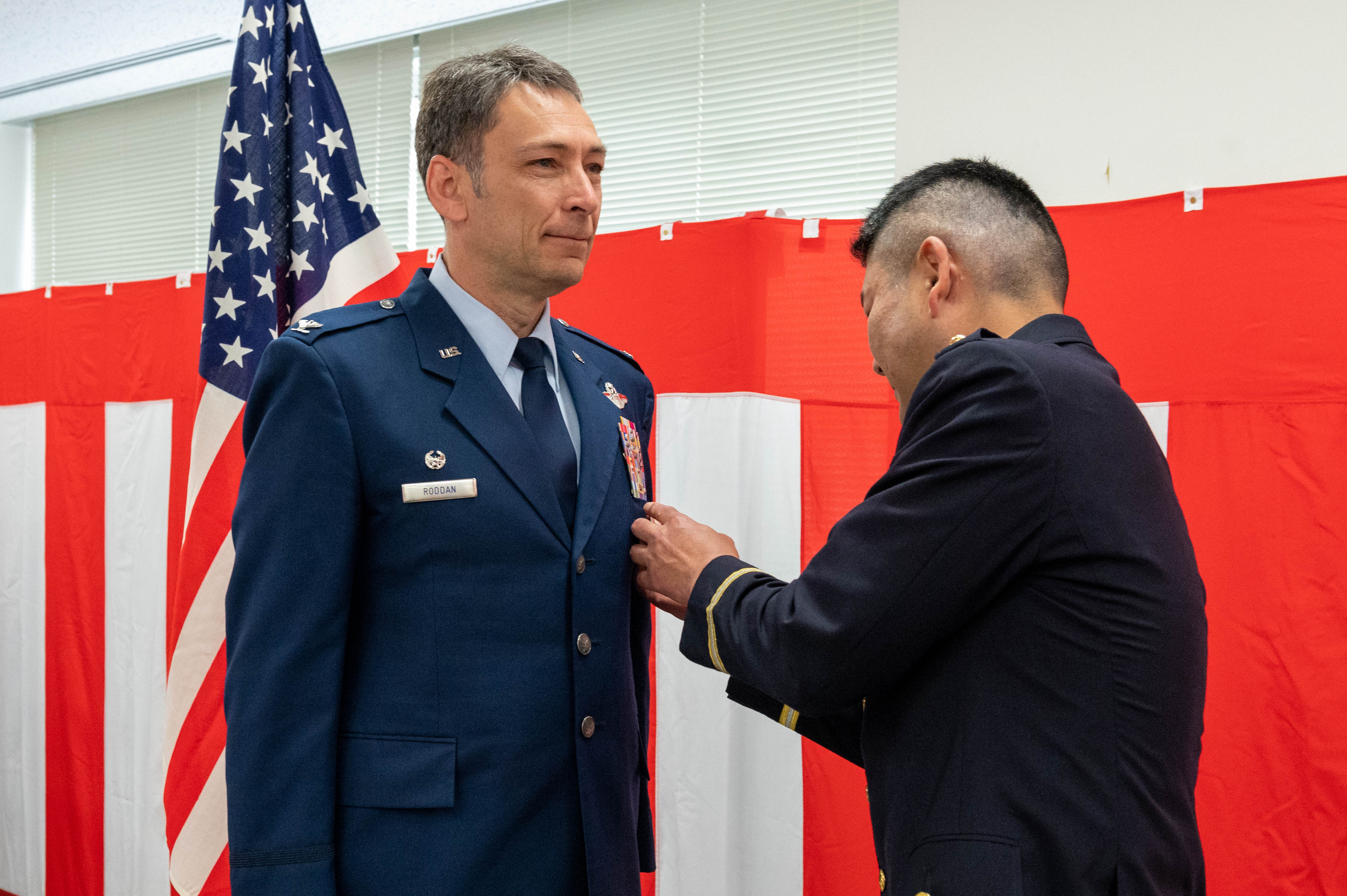 Yokota, JGSDF leaders exchange Co-Op awards > 5th Air Force > Article ...