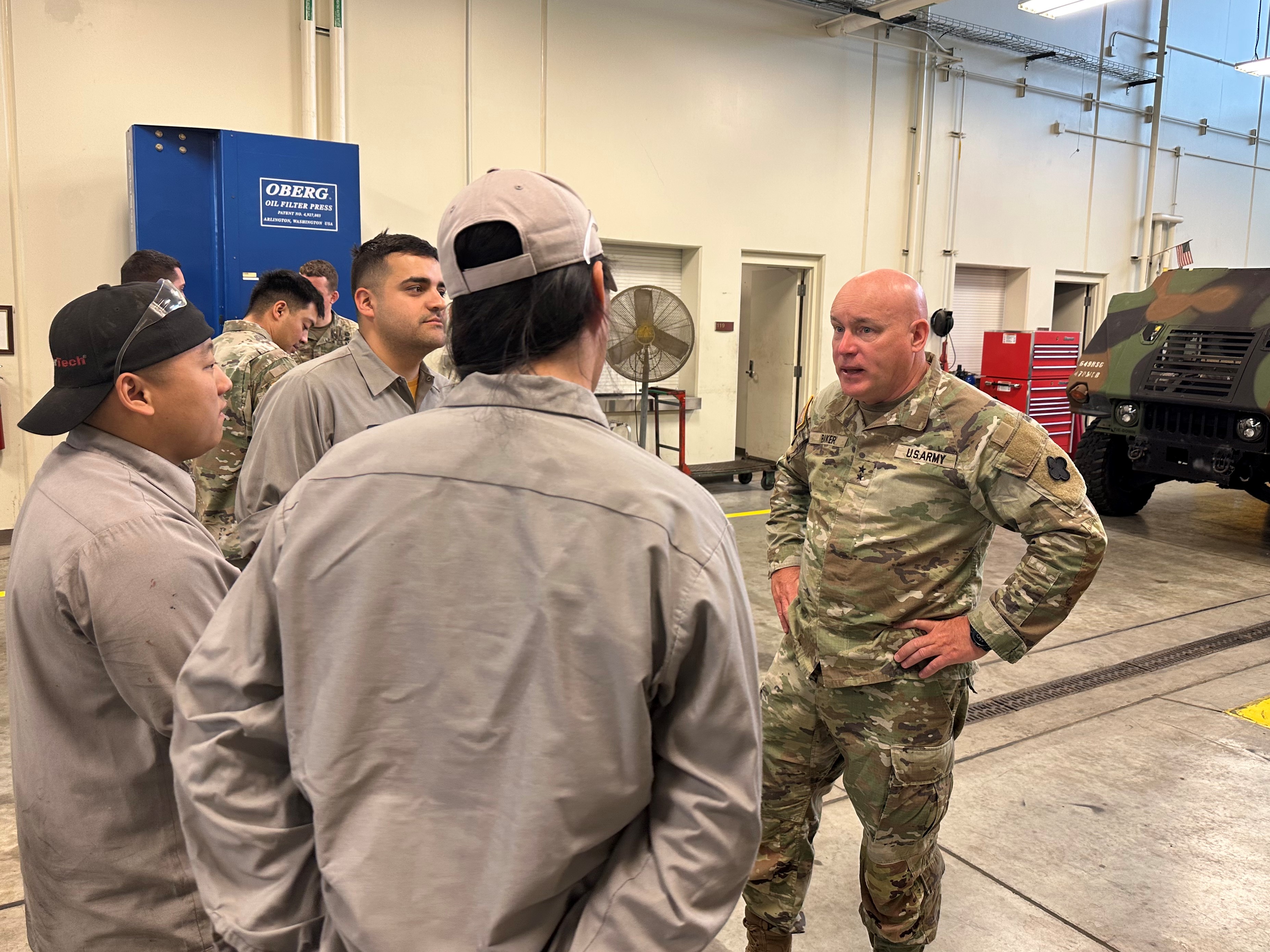 88th Readiness Division commander recognizes Soldiers at Army Reserve facility in Illinois > U.S ...
