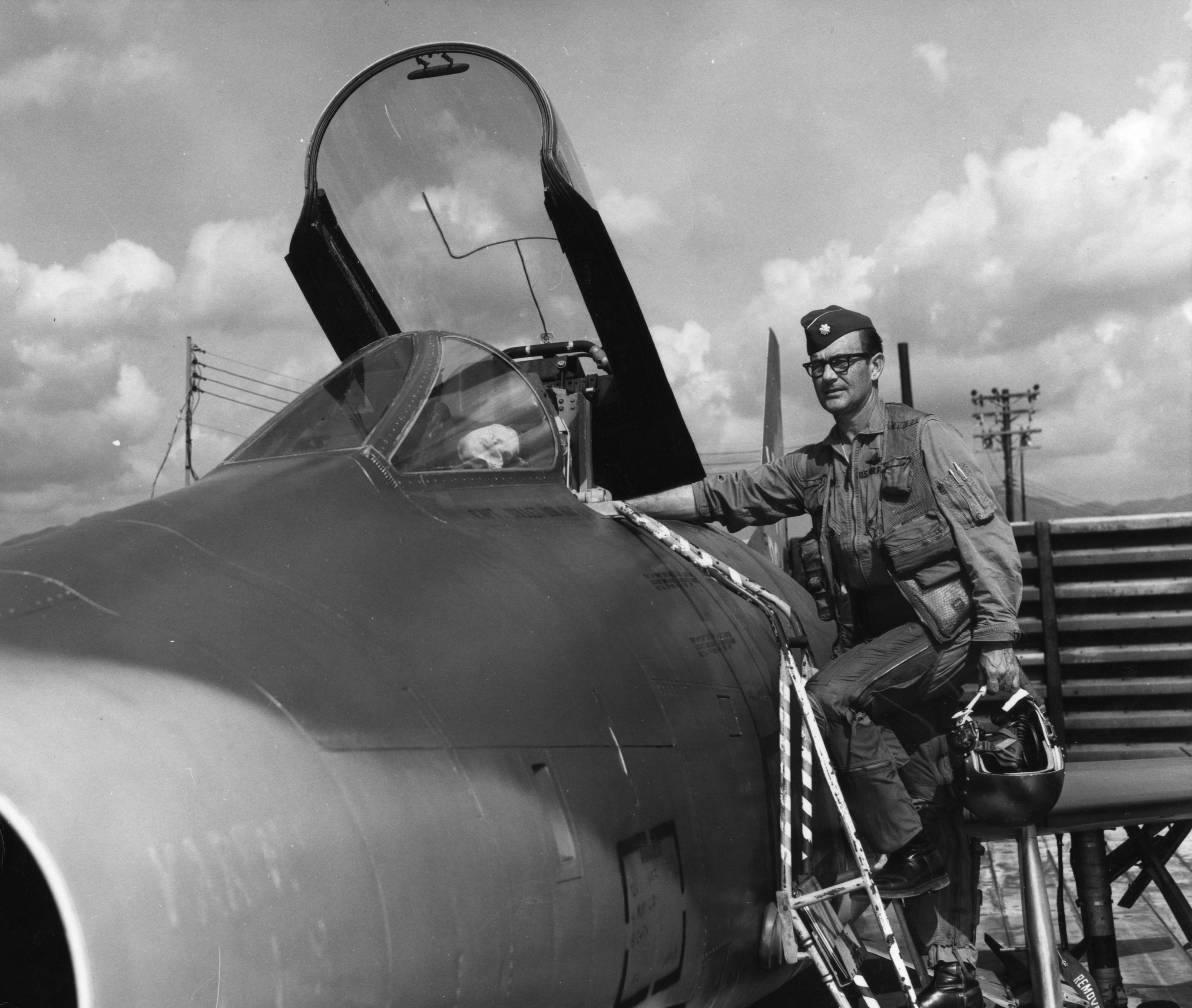 Veteran F-100 Crew Chief lives quiet life on Iowa farm after Vietnam ...