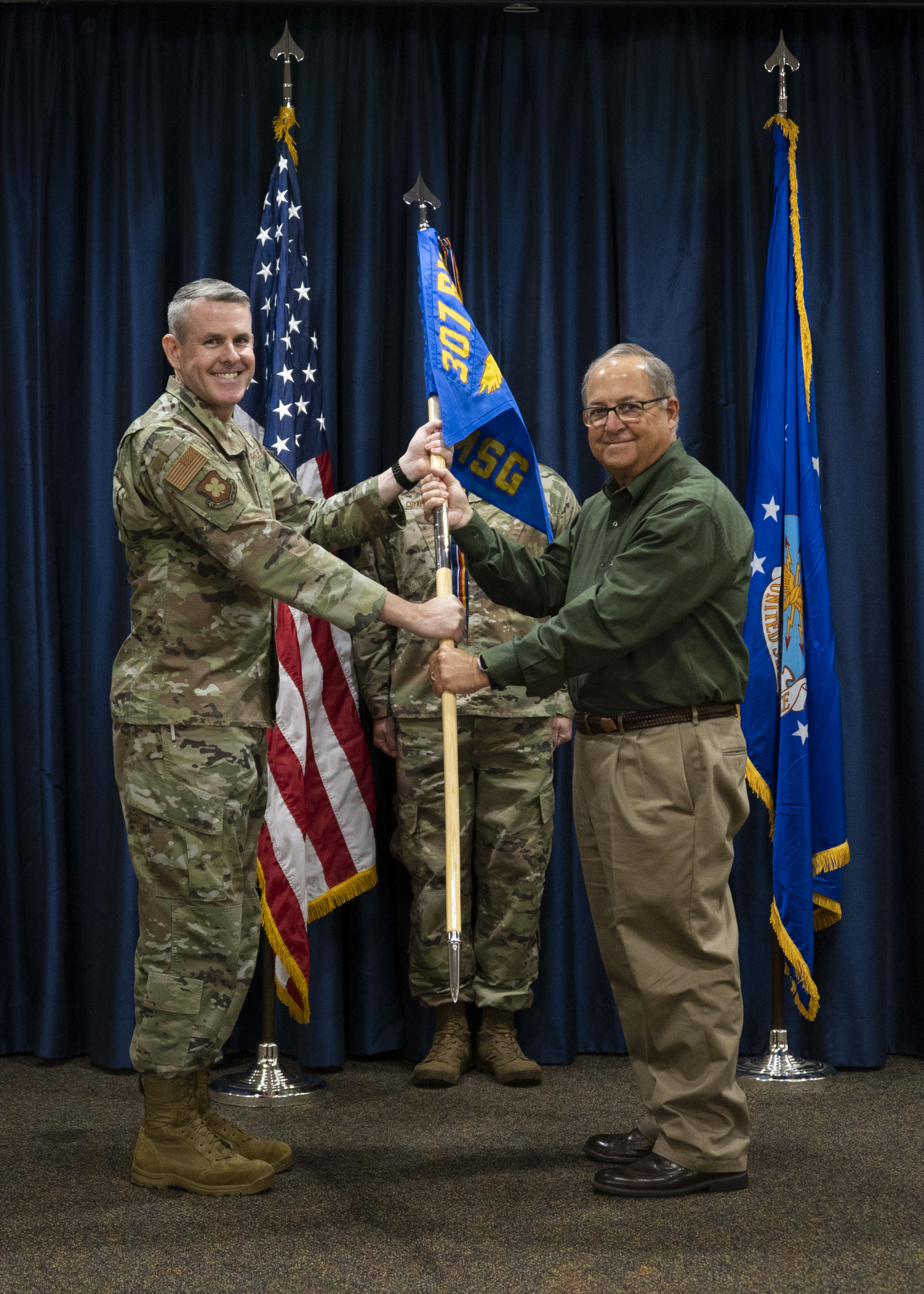 307th Bomb Wing inducts five honorary commanders > 307th Bomb Wing ...