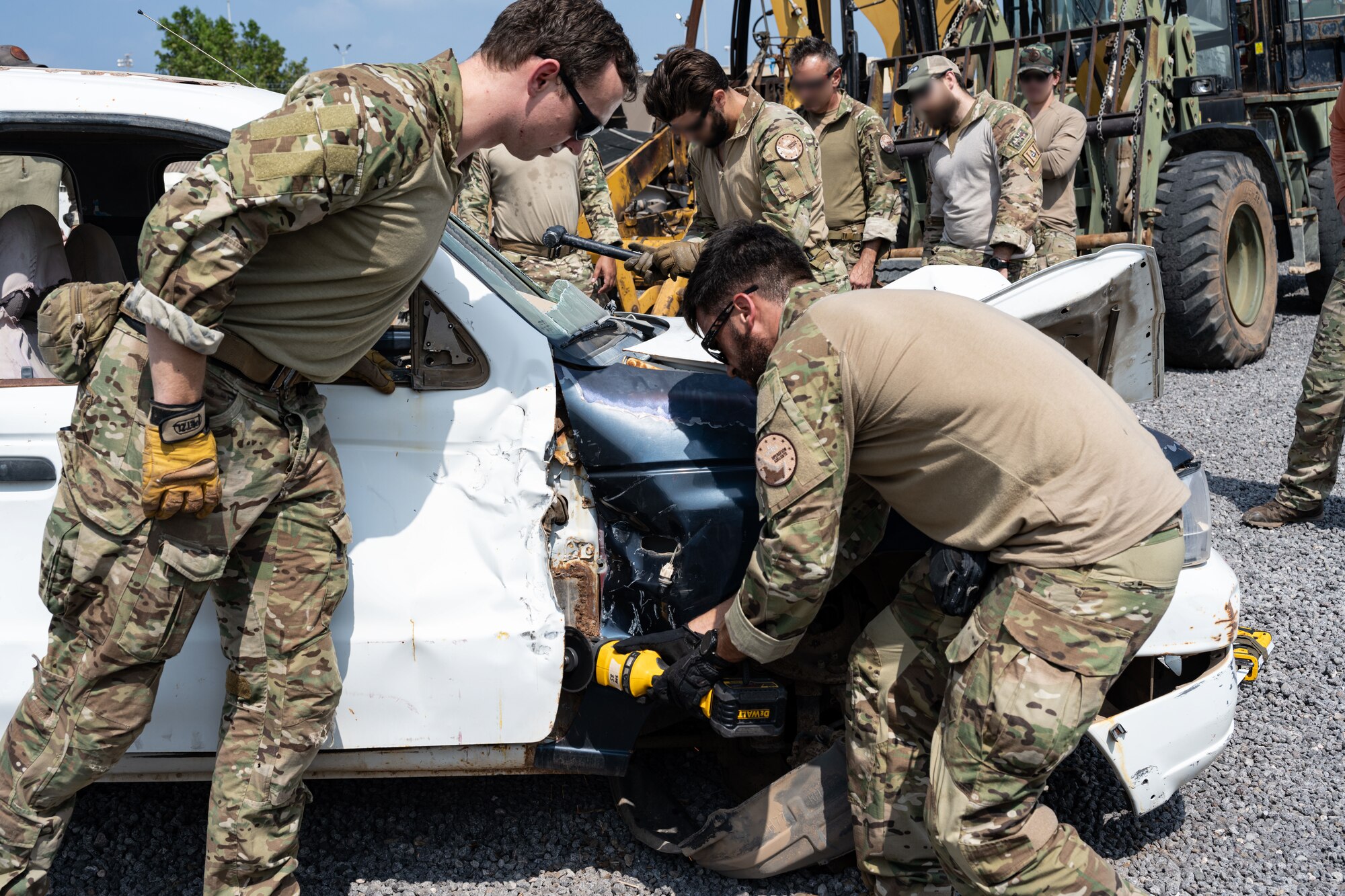 82nd ERQS conducts extrication training with SOMTU partners > U.S. Air ...