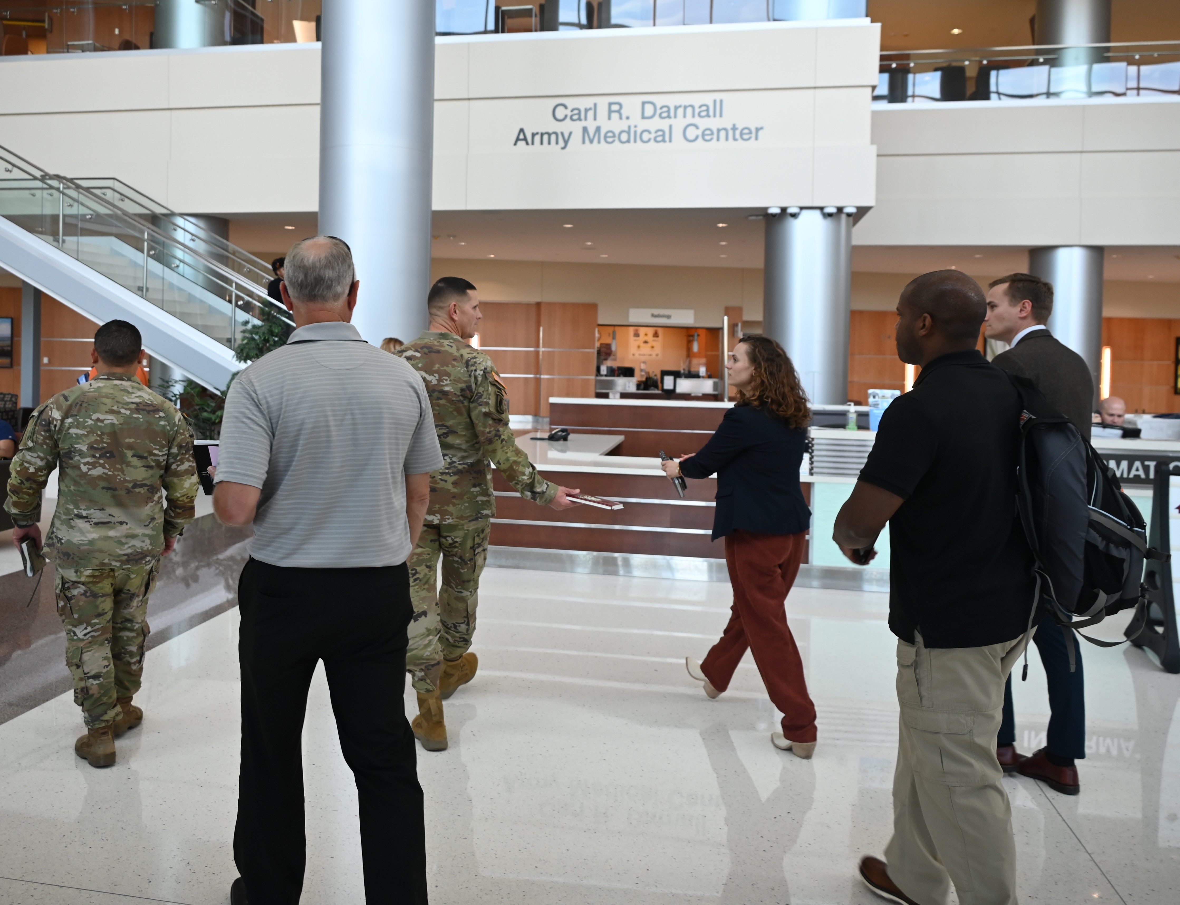US military legislative representative tours CRDAMC > 51st Medical ...