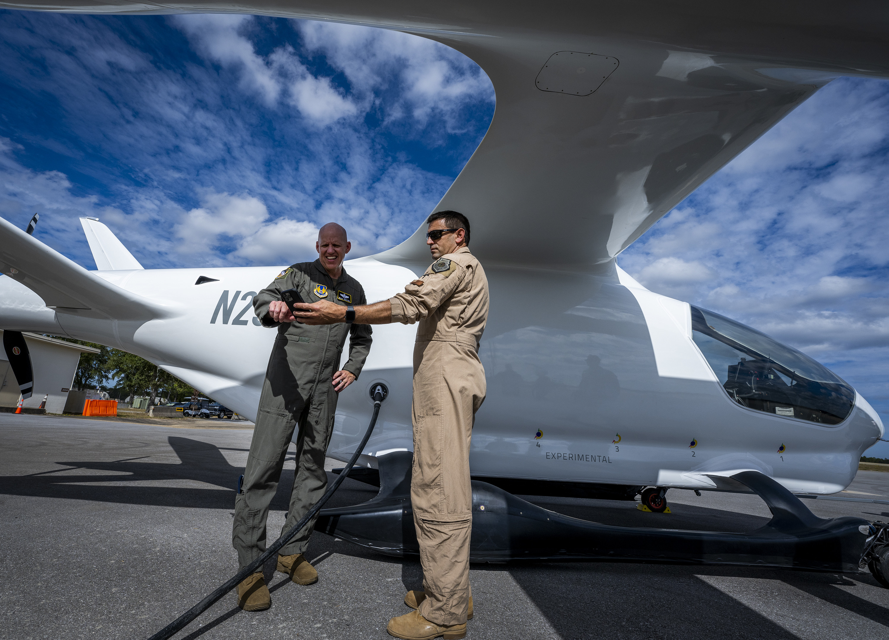 Test Center commander visits rotary wing squadron > Air Force Test ...