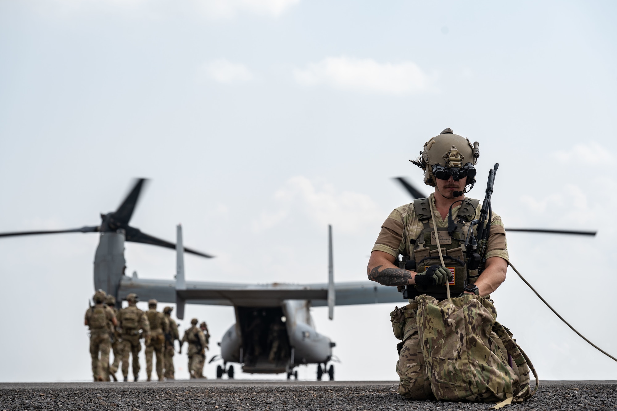 USAF conducts joint hoist training with EARF, USMC > U.S. Air Forces in ...
