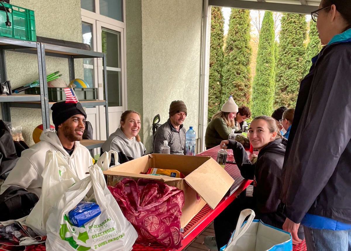 Det 1 uses Veteran’s Day to give back to the community and build ...