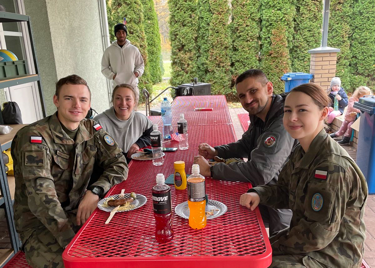 Det 1 uses Veteran’s Day to give back to the community and build ...