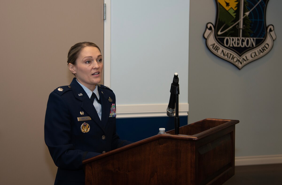 Lt. Col. Kelly Barton assumes command of 142nd MSG > 142nd Wing ...