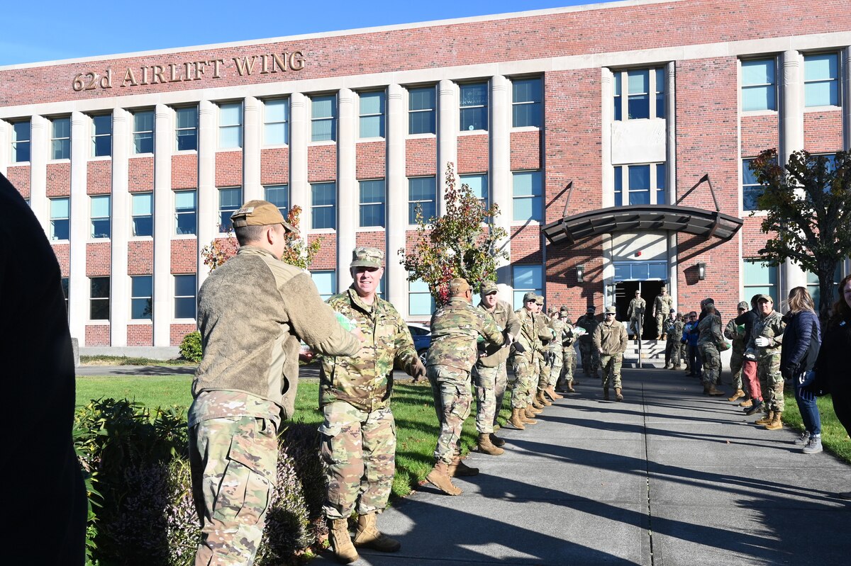 2023 Operation Turkey Drop takes flight at JBLM > Team McChord ...