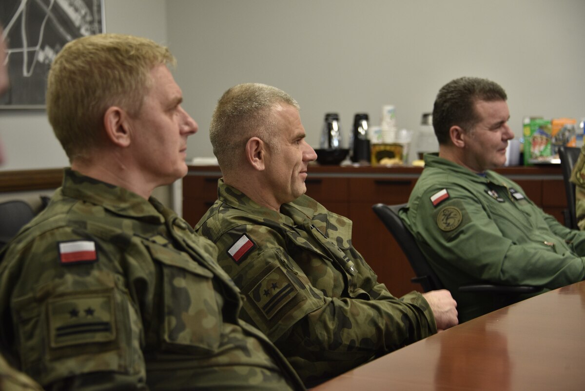 Polish Delegation Visits The 183d Wing > Air National Guard > Article ...