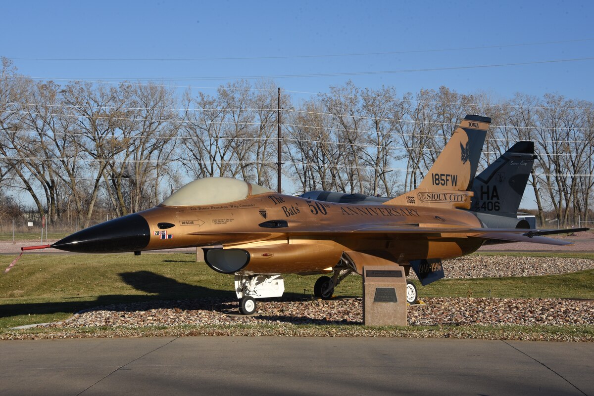 Iowa ANG commemorates Aviation History month part 6: F-16 Falcon ...