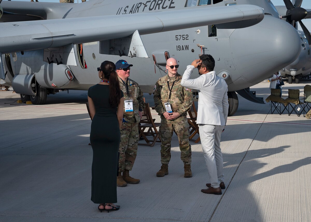 AFCENT, UAE bands kick off Dubai Airshow > U.S. Air Forces Central > News