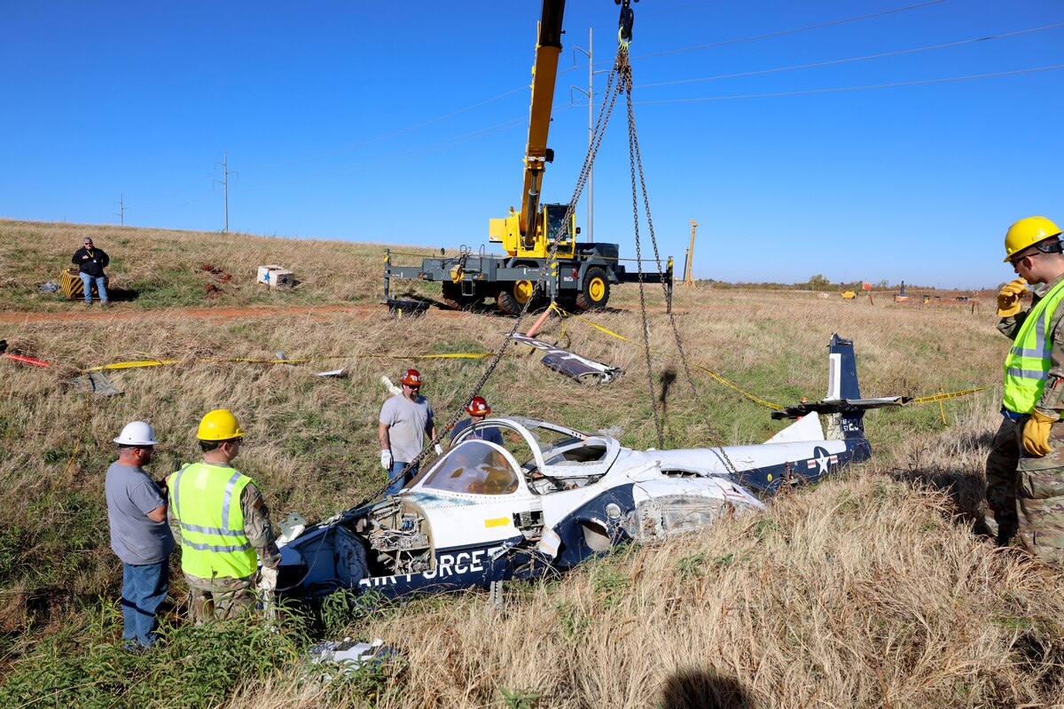 Maintenance crews come together for CDDAR exercise > Tinker Air Force ...
