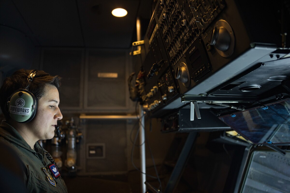 70th, 79th ARS showcase air refueling on KC-10 extender for Museum of ...