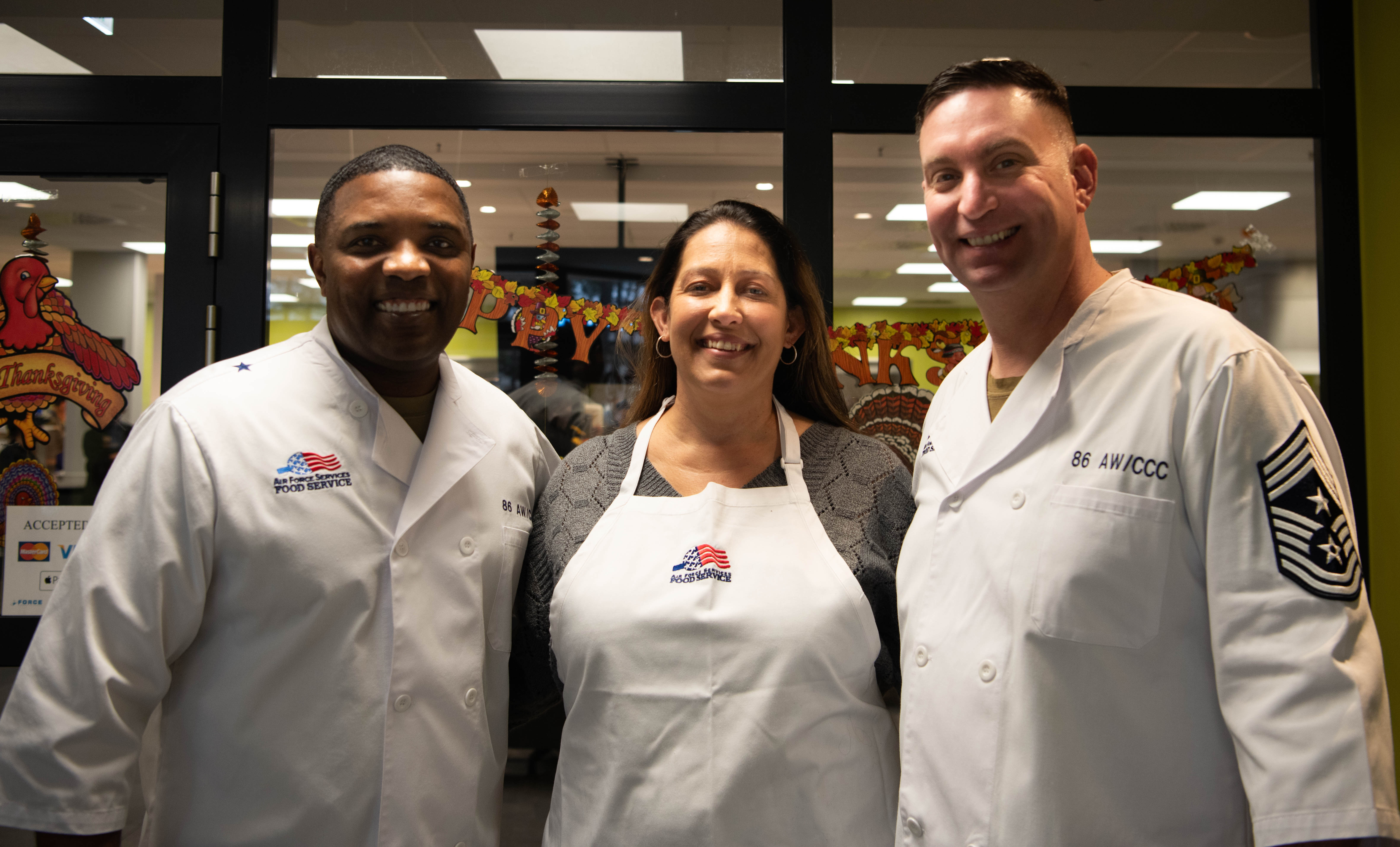 Ramstein AB leadership serves up smiles at the DFAC > Ramstein Air Base ...