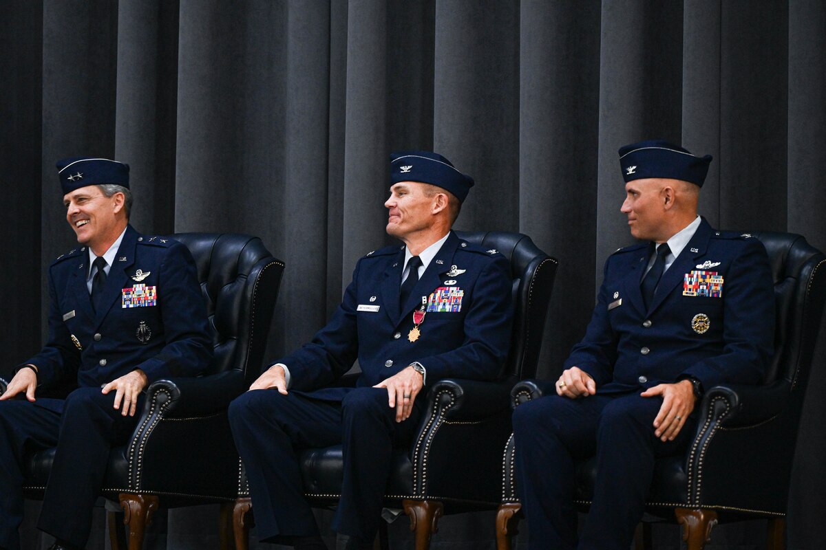 2nd Bomb Wing welcomes new commander > 8th Air Force/J-GSOC > Article ...