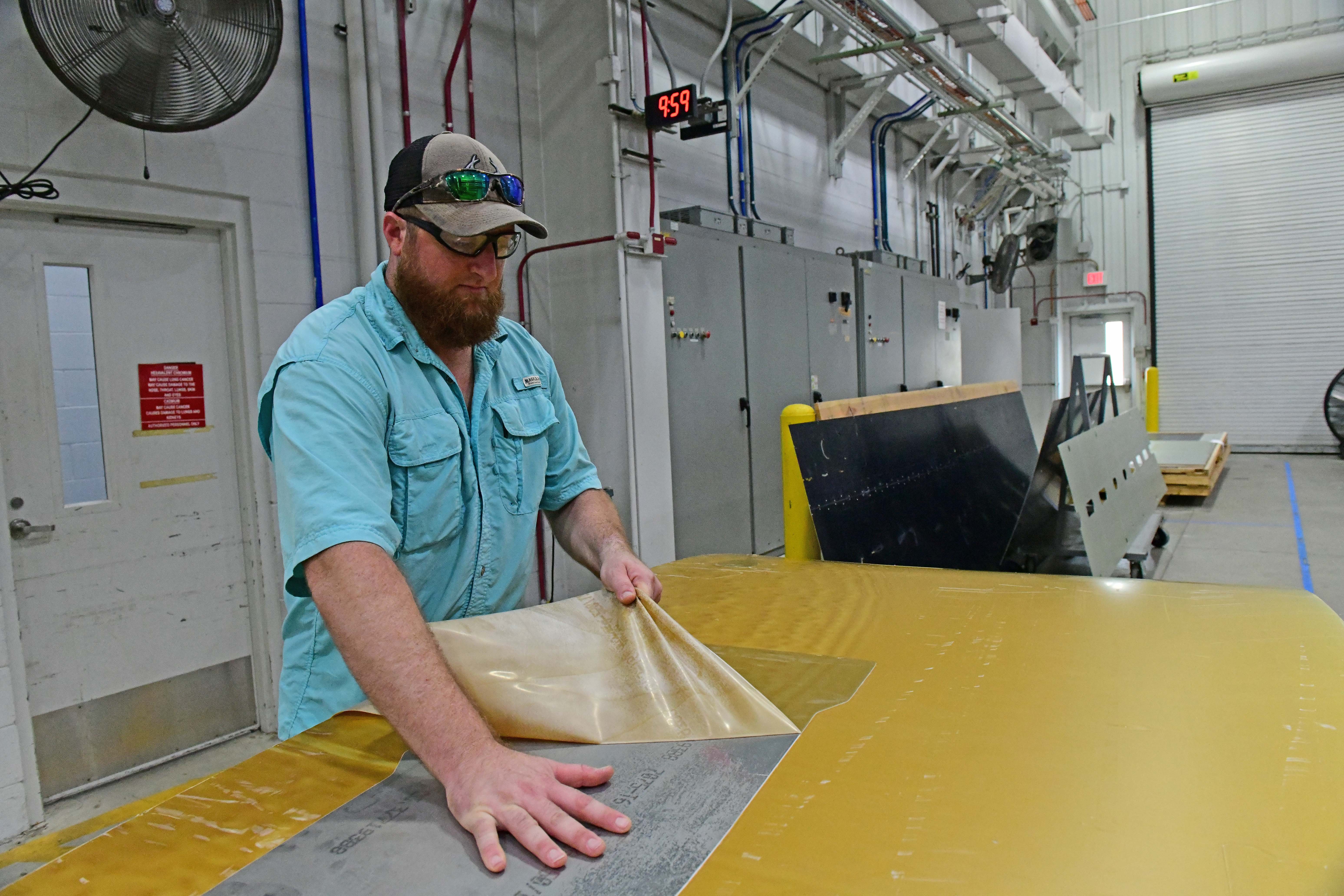 WR-ALC helps Navy meet helicopter mission requirement > Robins Air ...