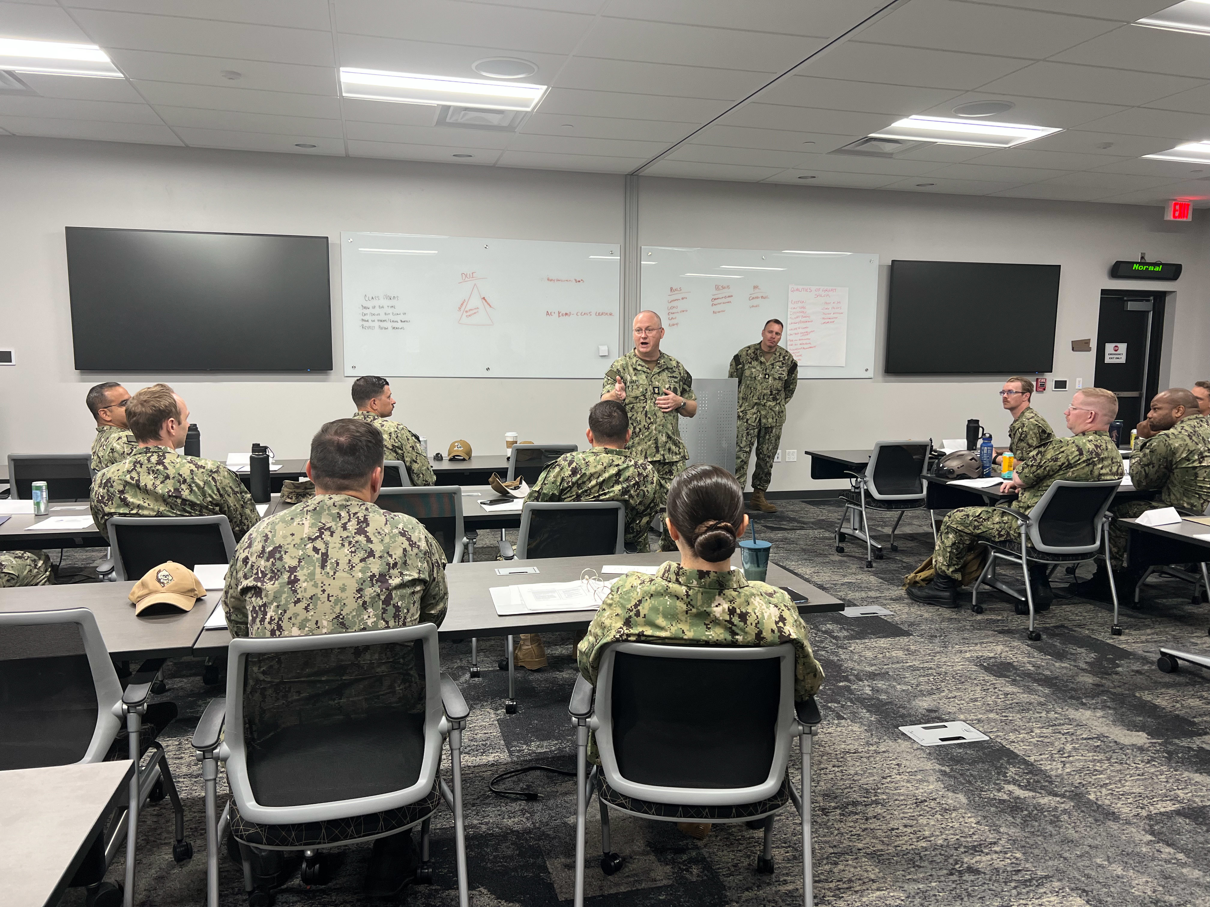 AIRLANT Force Master Chief Visits Commands > Commander, Naval Air Force ...