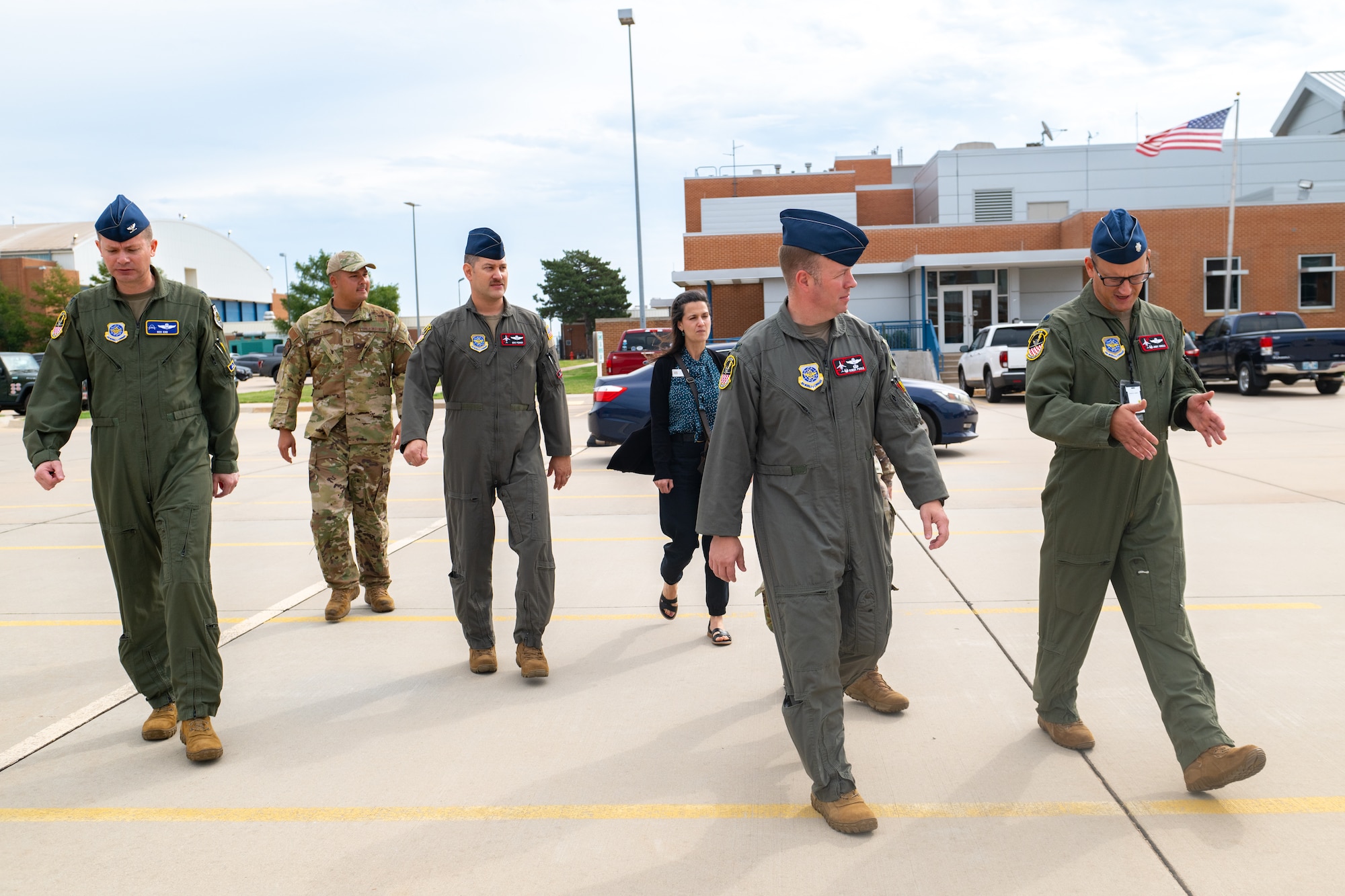 375th AMW leadership visits 375th OG Det. 1 > Scott Air Force Base ...
