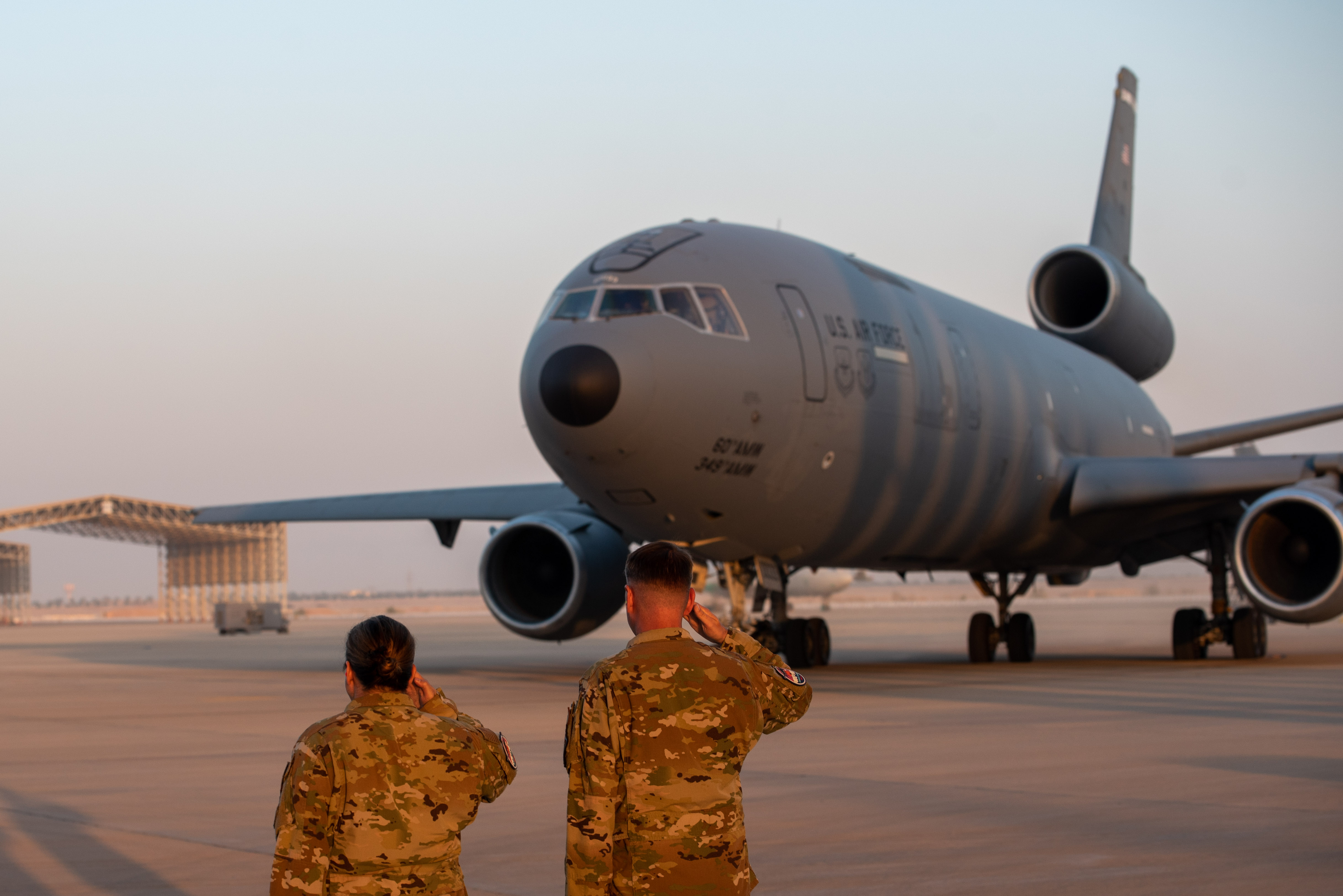 The Sunset of the KC-10: A Farewell to an Aerial Refueling Legend > Air ...