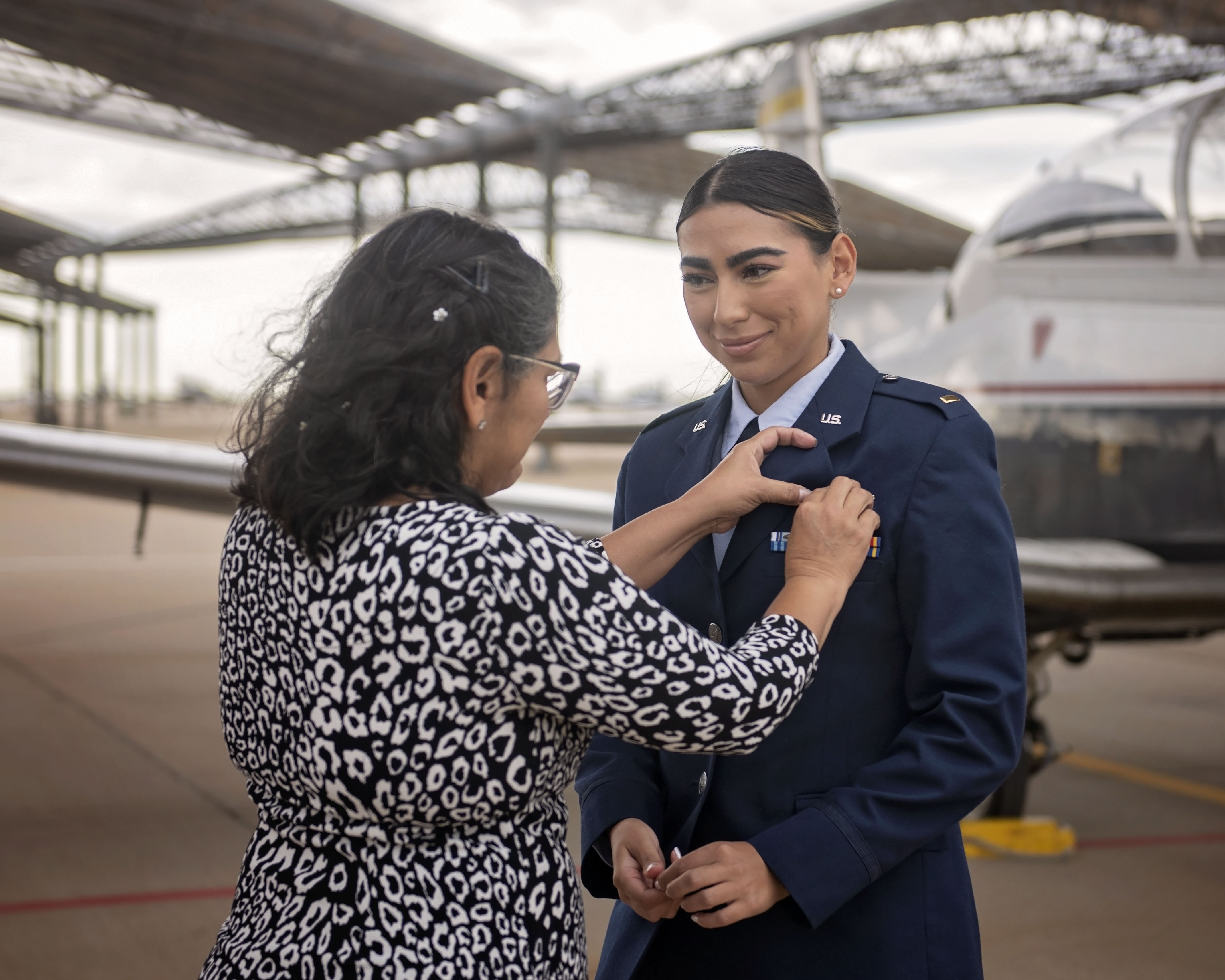 Students receive their Air Force wings during graduation ceremony at ...