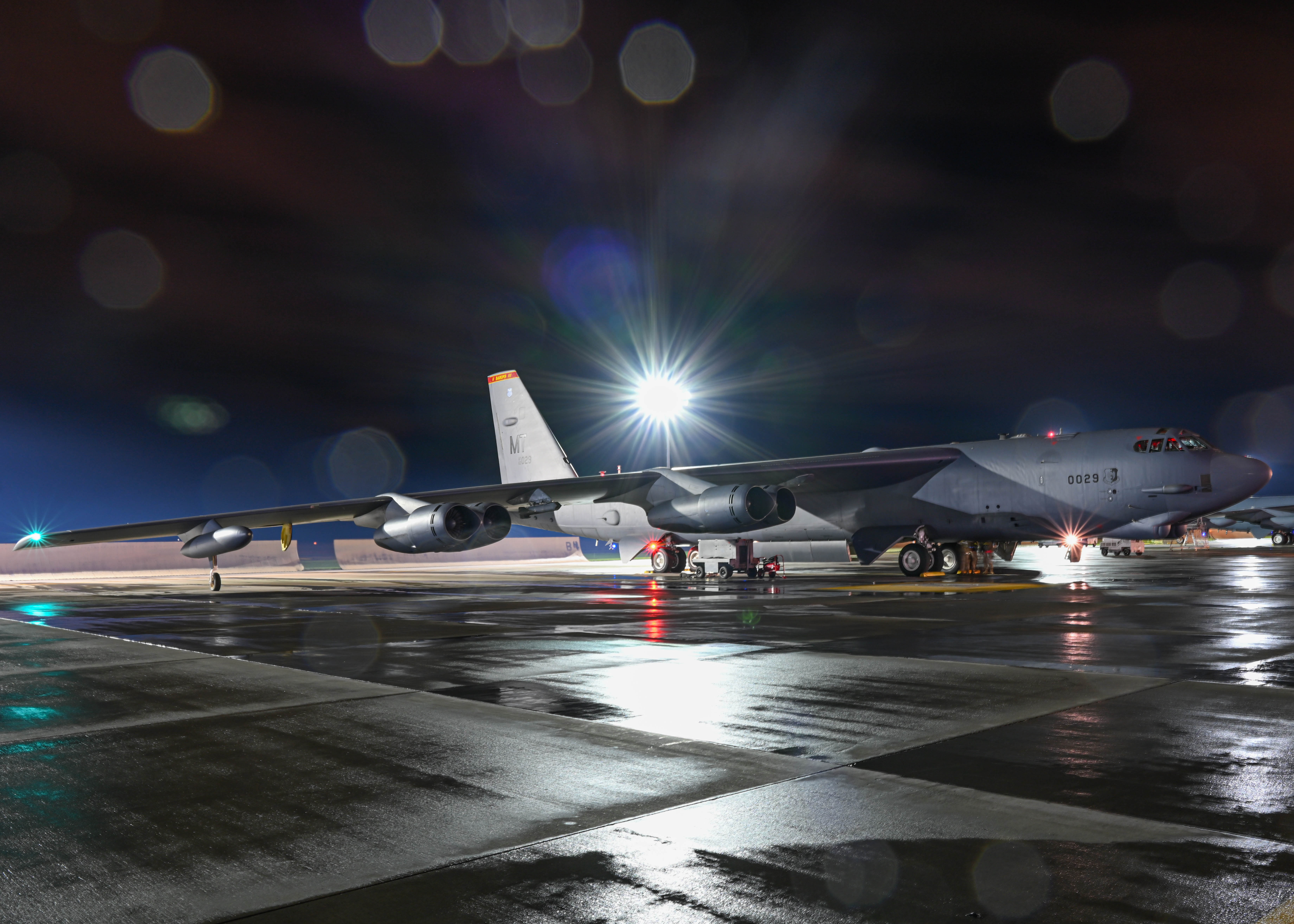 Flight Line Night Operations > Minot Air Force Base > Article Display